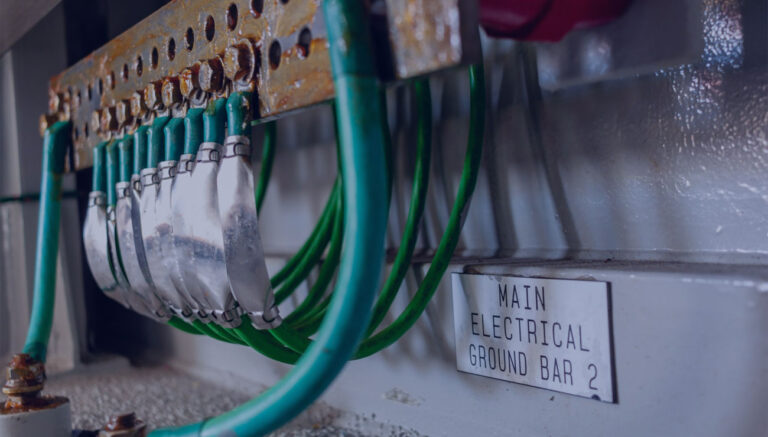 Toma de tierra | Qué es, para qué sirve, tipos y más